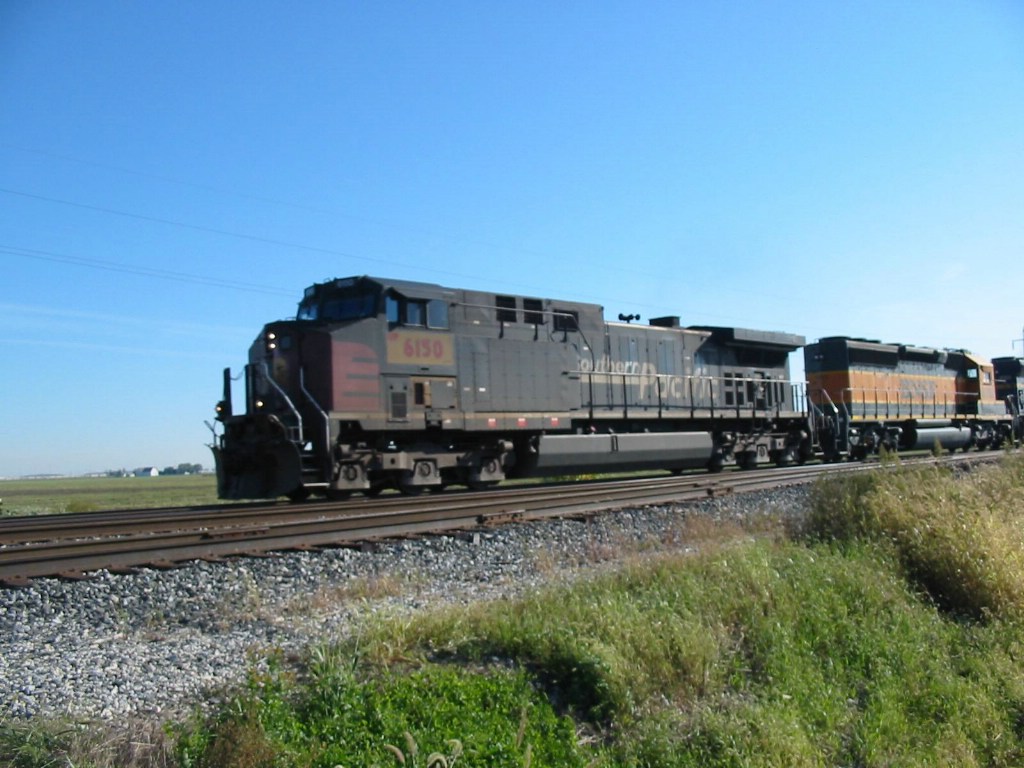 UP 6150 leads west